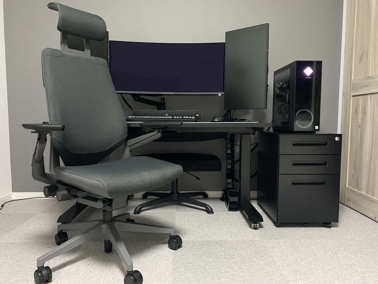 【PCデスク配線整理】デスク周りの配線をスマートにする10のアイテムを紹介 | RUMULOG