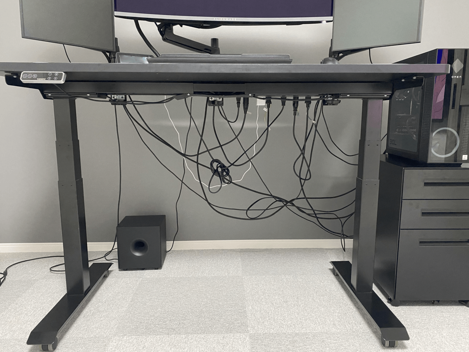 【PCデスク配線整理】デスク周りの配線をスマートにする10のアイテムを紹介 | RUMULOG